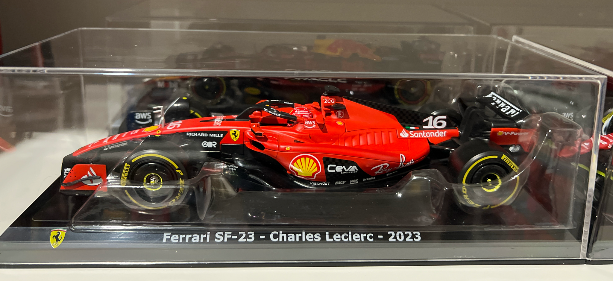 Bburago 1/24 Ferrari Formula Racing Car Acrylic Display Case Modern Ca ...